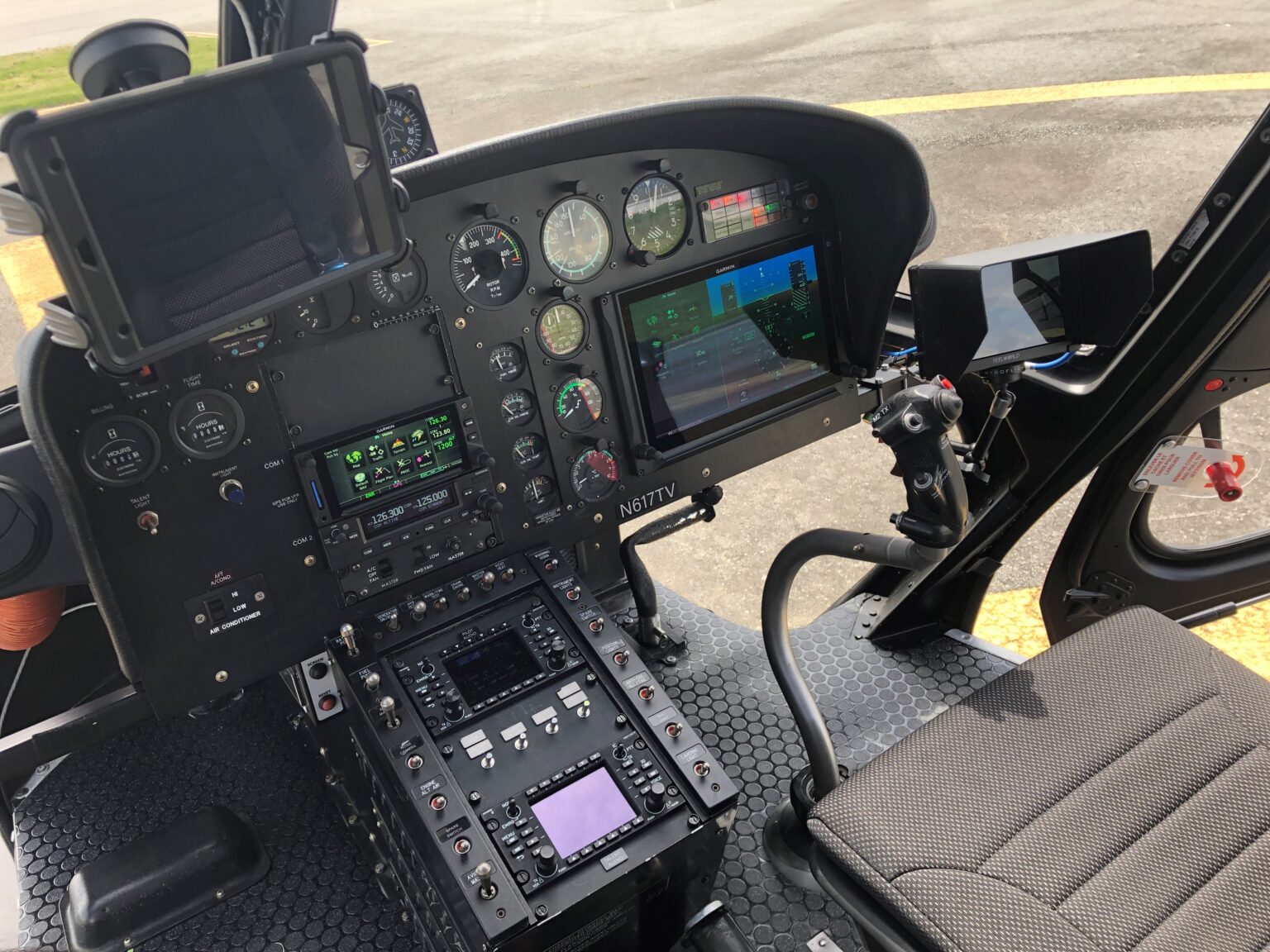 U.S. Helicopters selects Becker’s new digital audio system – Becker ...