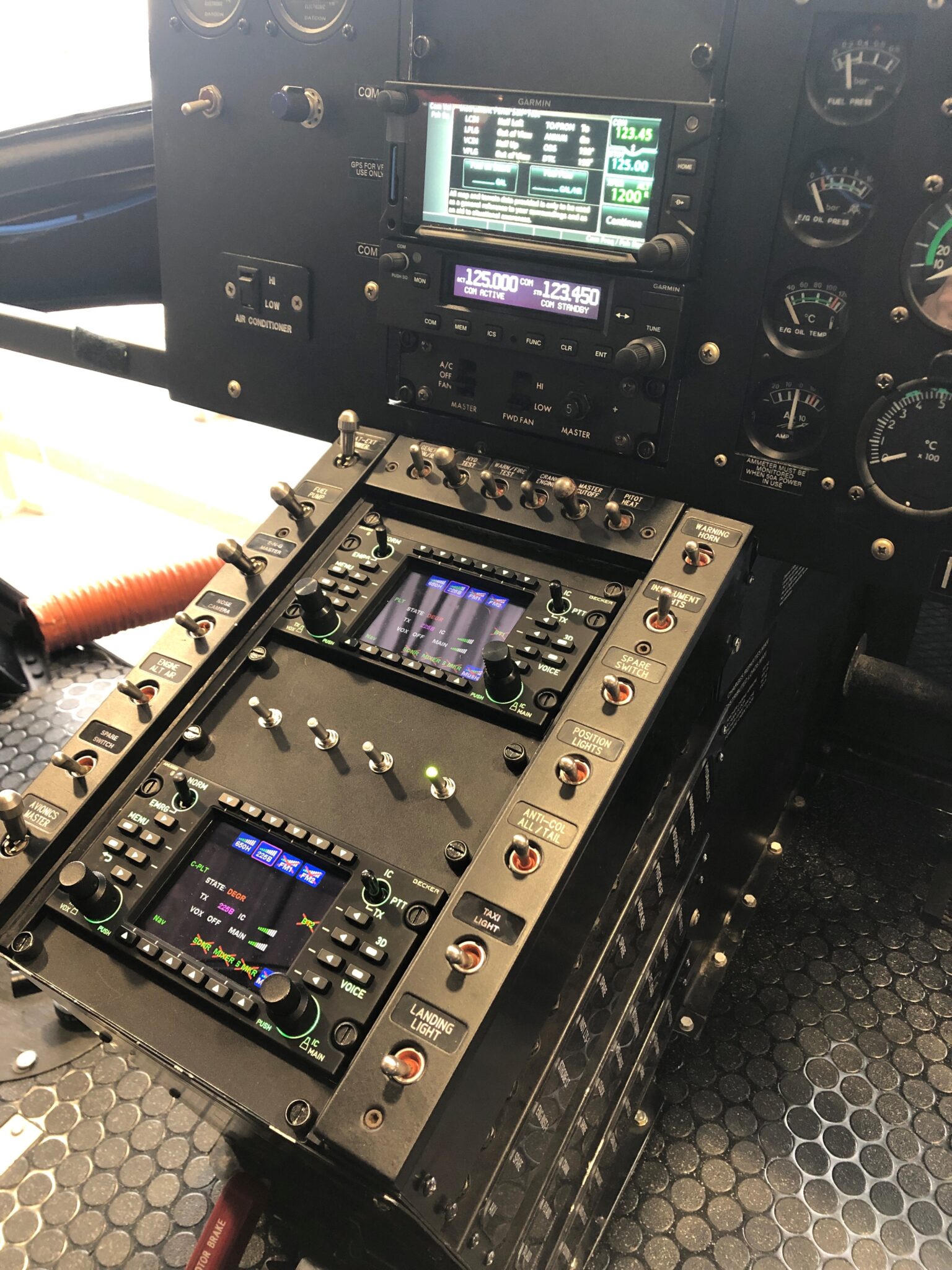 U.S. Helicopters selects Becker’s new digital audio system – Becker ...